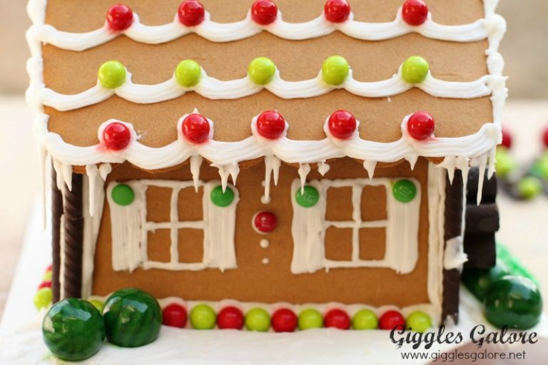 Decorating Gingerbread Houses - Giggles Galore