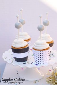 DIY New Year's Eve Ball Drop - Giggles Galore
