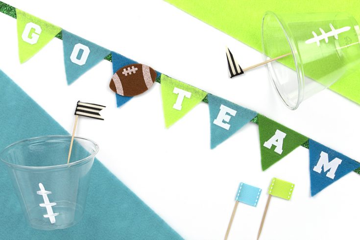 Football Flag Stirrers and Cups - Giggles Galore