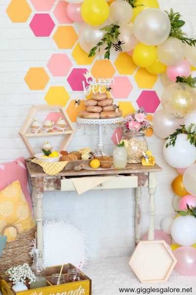 How to Plan A Bee-utiful Bee Themed Party - Giggles Galore